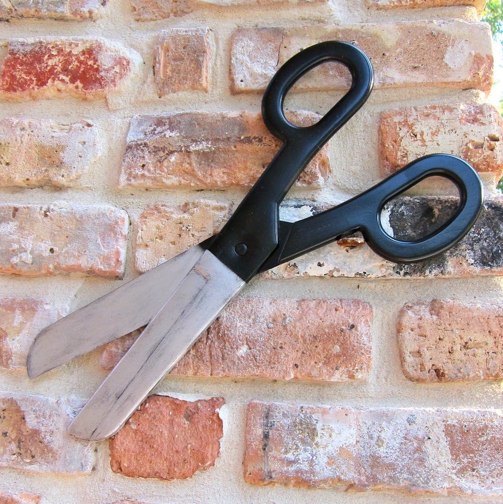 Large Scissor Wall Art from Dollar Tree Plastic Toy - Morena's Corner