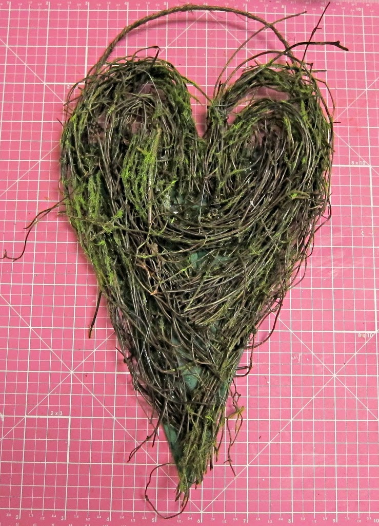 Wall decor: Chicken Wire Heart - Morena's Corner