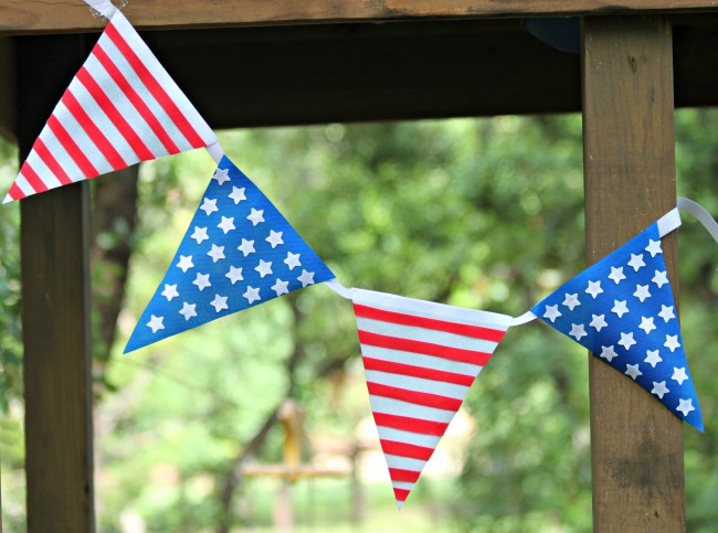 Patriotic Bunting Banner made with Oly-Fun Fabric - Morena's Corner