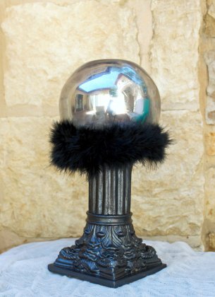 DIY Crystal Ball Decor - Morena's Corner