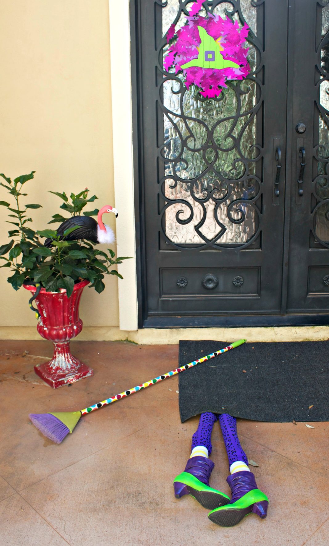 Flamingo Vulture Craft for Halloween Decorating - Morena's Corner