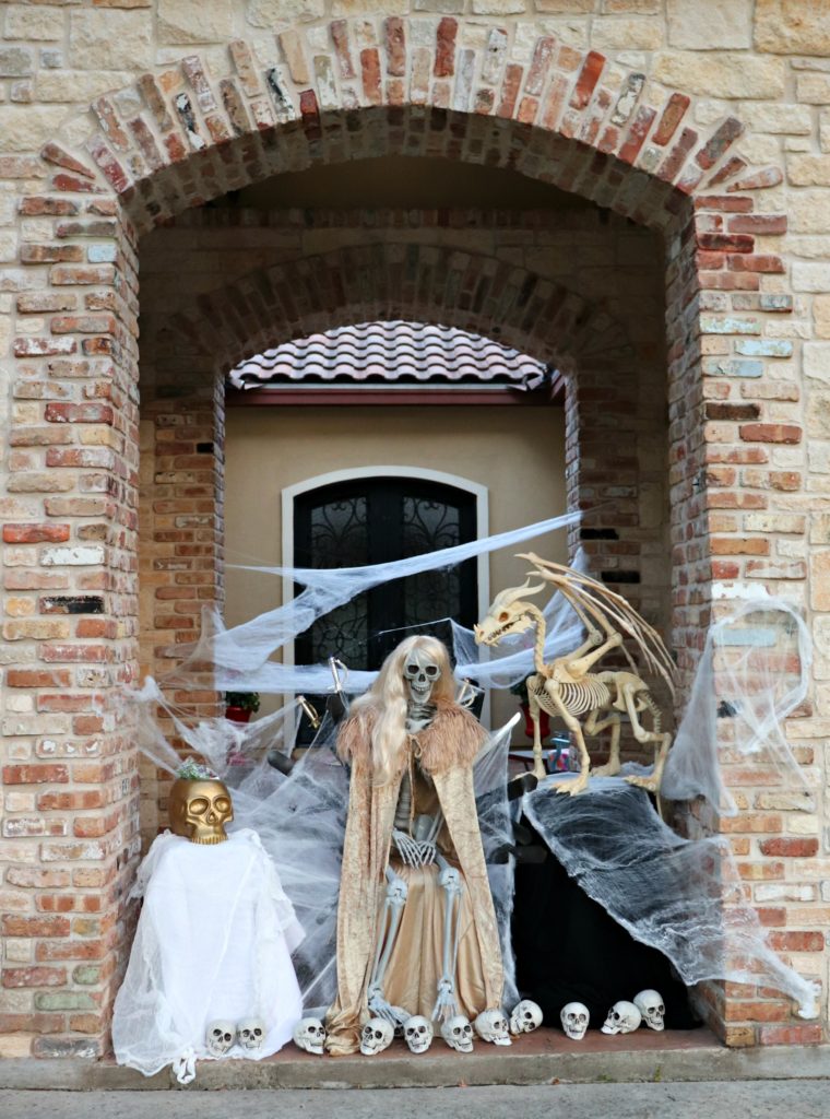 Game of Thrones Halloween Porch Decor - Morena's Corner