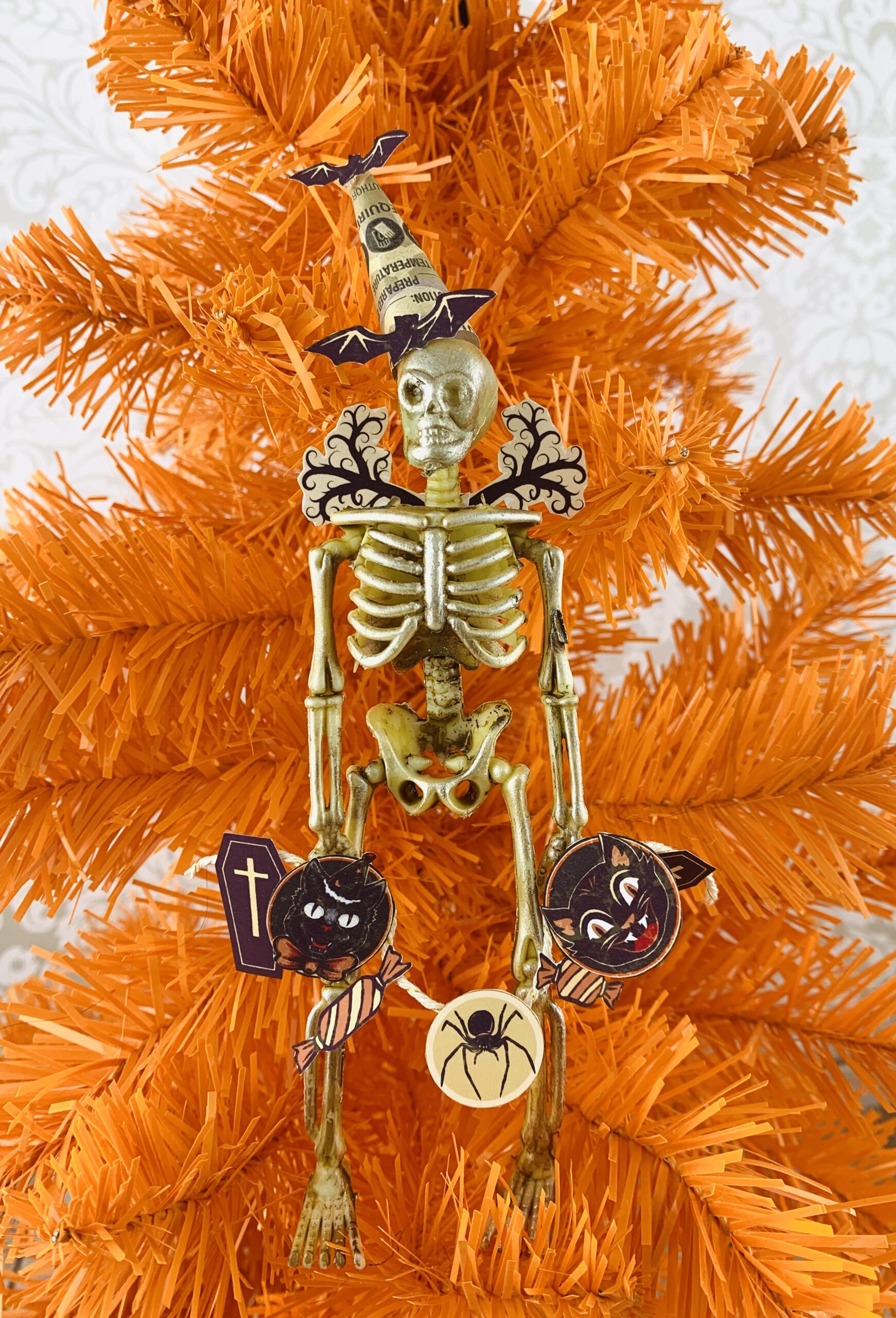 Party Skeleton Decor Halloween Tutorial - Morena's Corner