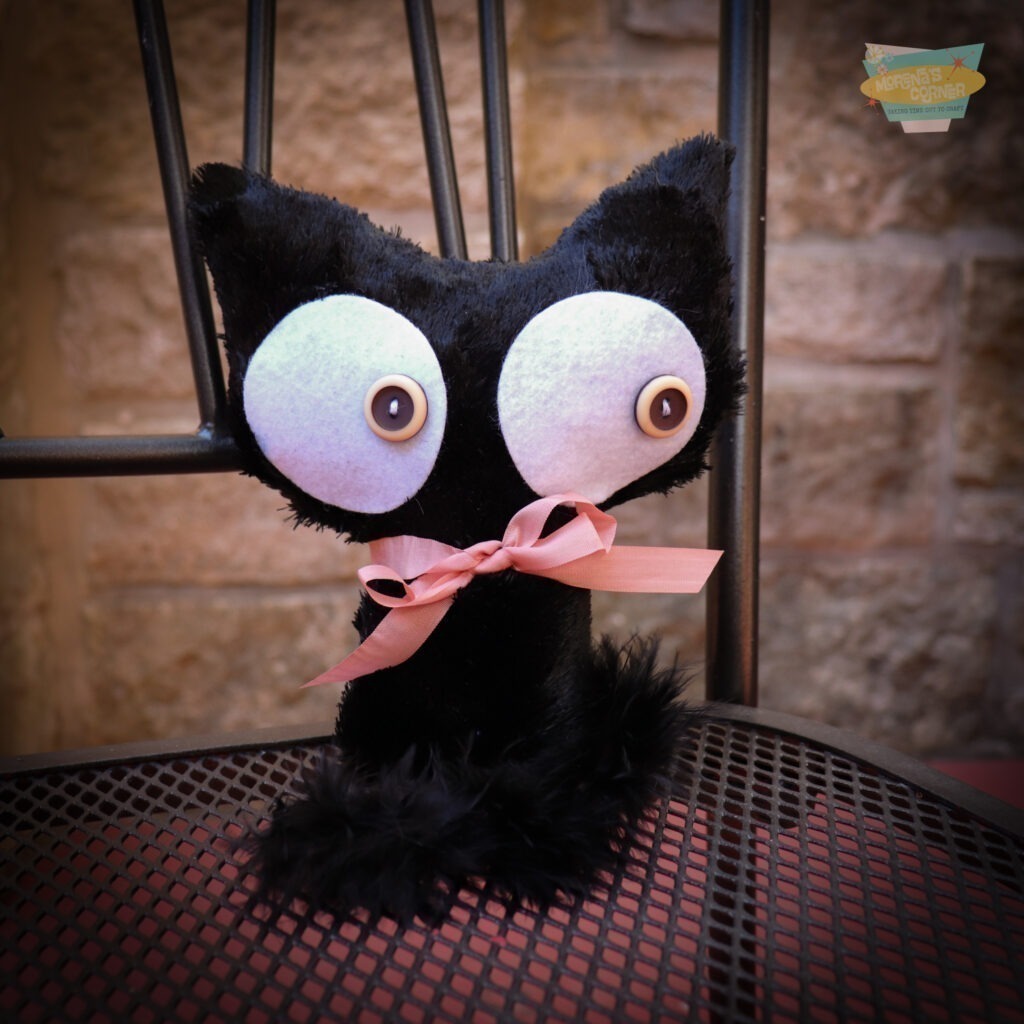 Big Eye Plush Tutorial with Free Pattern - Morena's Corner