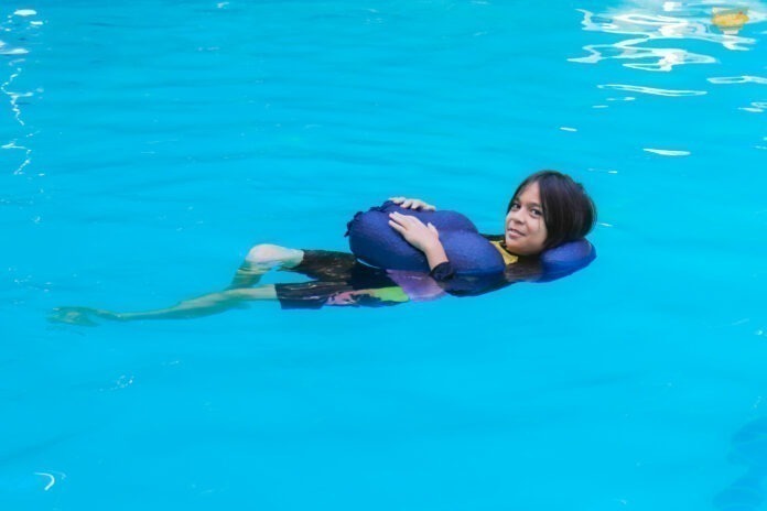 DIY Pool Float for Summer Fun! - Morena's Corner