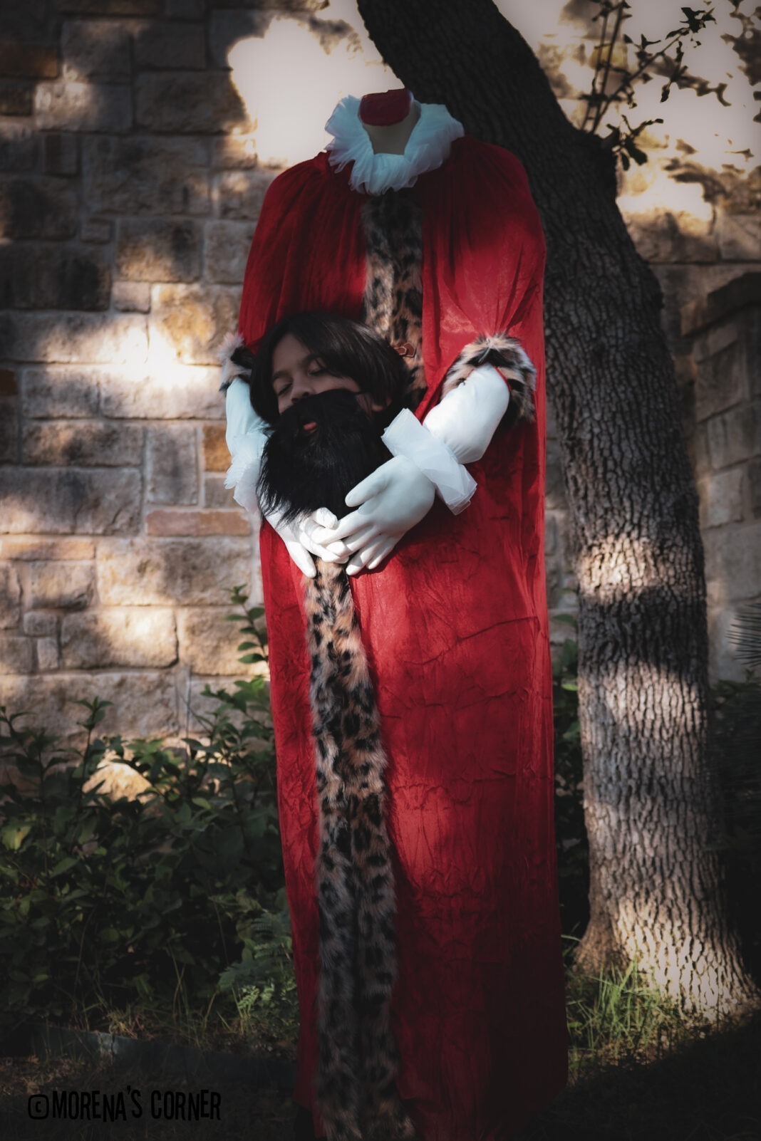 How to Create a DIY Headless Costume for Halloween - Morena's Corner